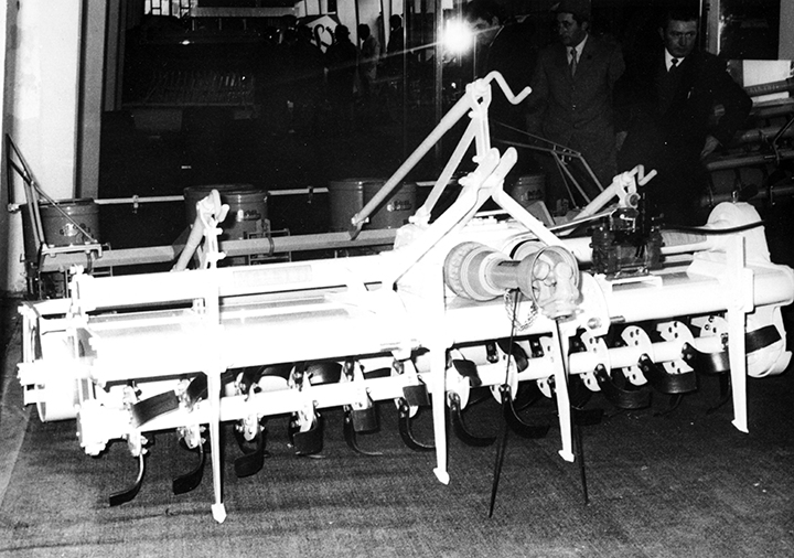 Foto's uit de oude doos van: Landbouwmechanisatie - 1971 III