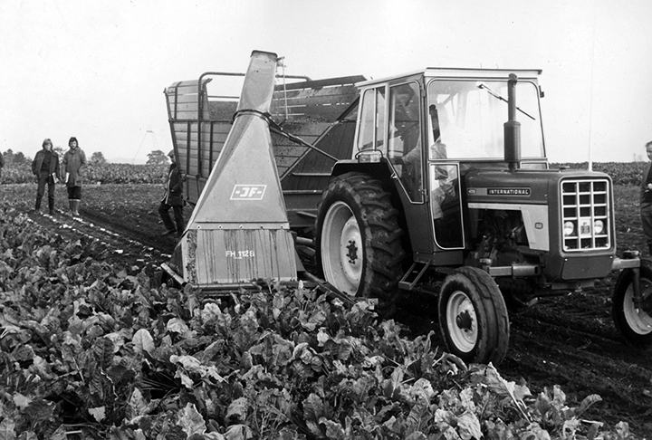 Foto's uit de doos van: Landbouwmechanisatie 1976 VI